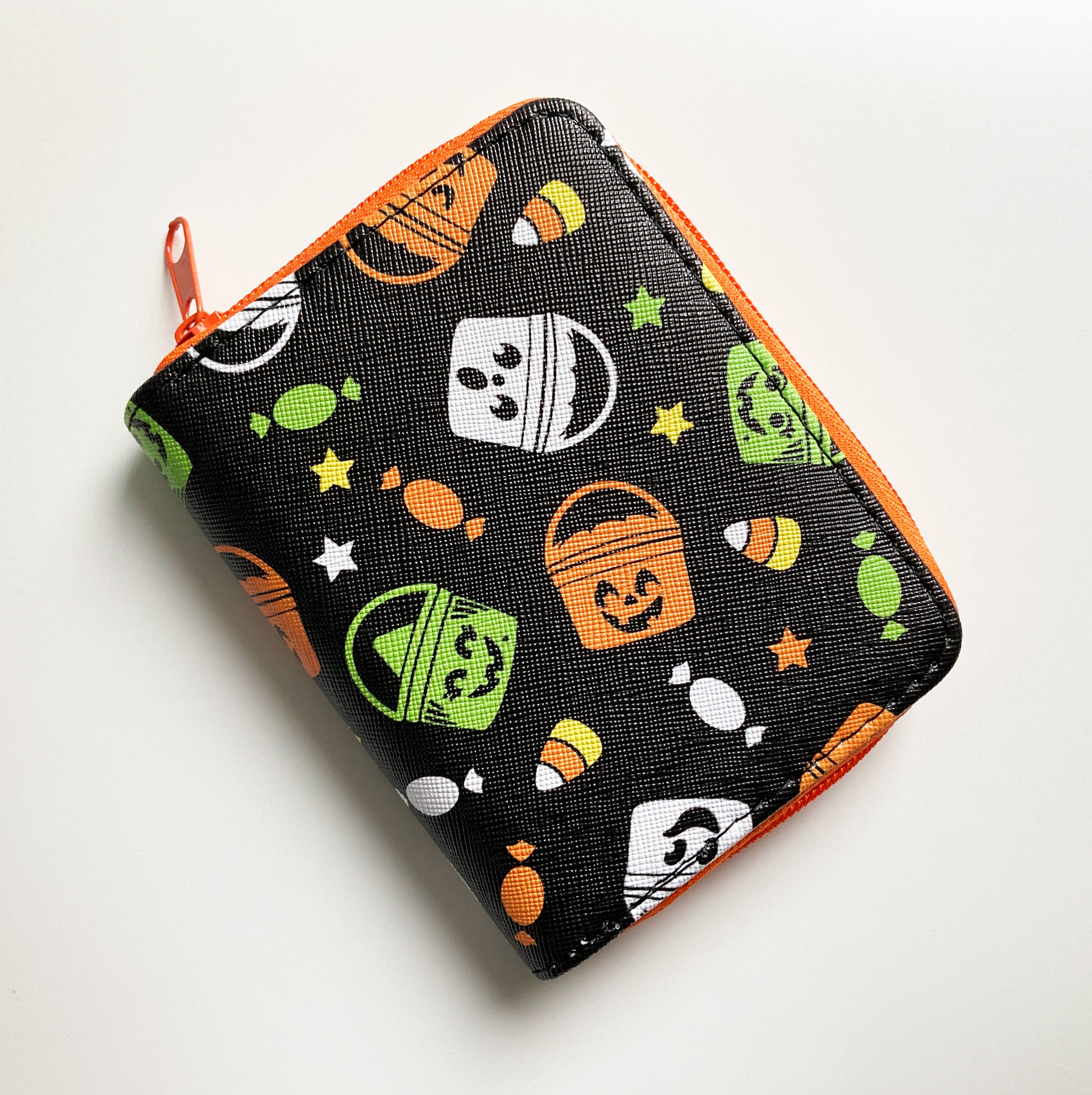 Boo Bucket Short Wallet – thesketchypumpkin